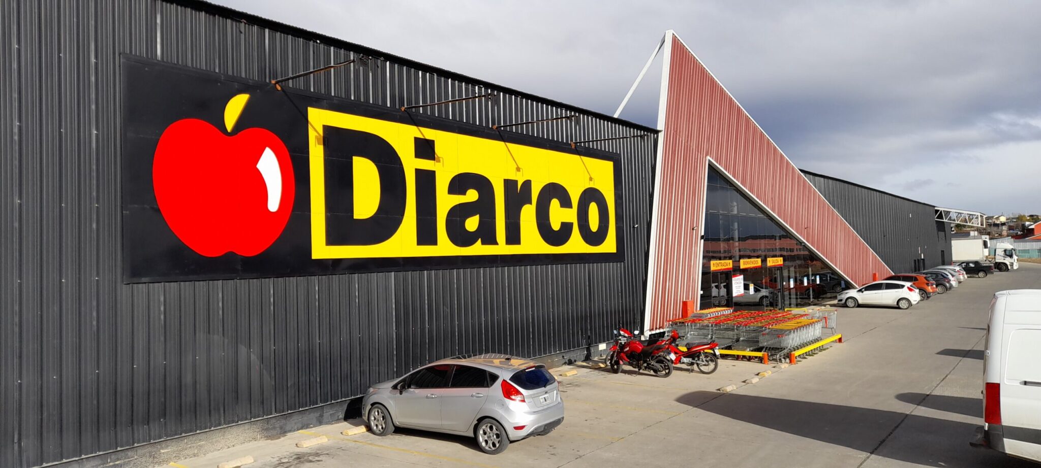 Supermercado Diarco despide a 3 trabajadores tras reclamar por "malas ...